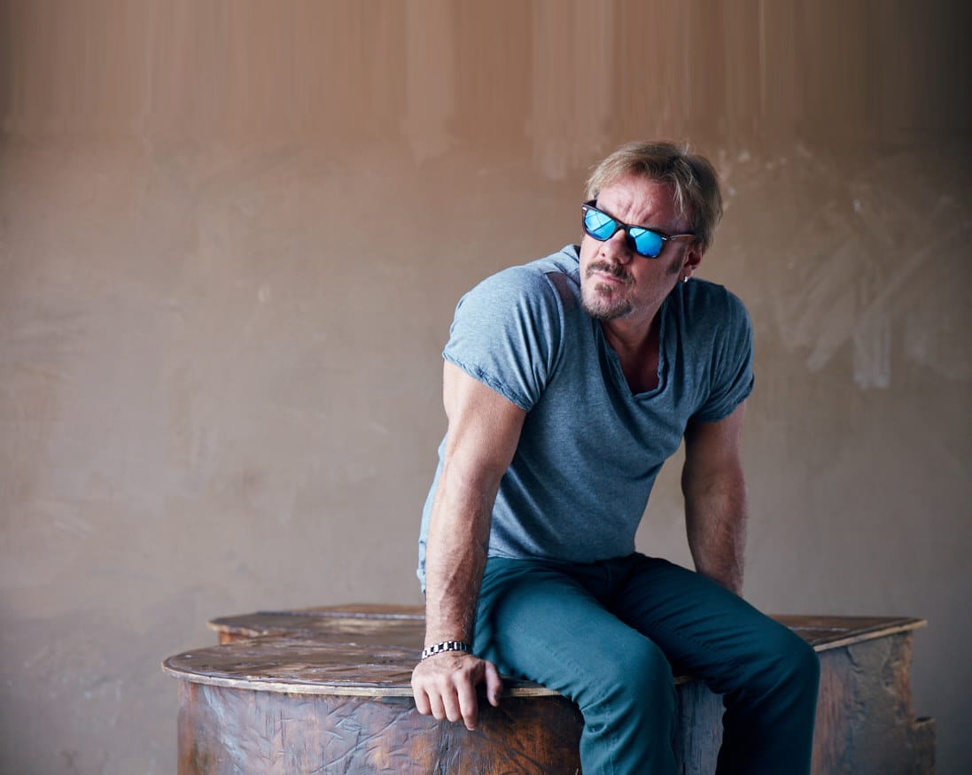 Phil Vassar Shows Some Love Exclusively For His European Fans ...