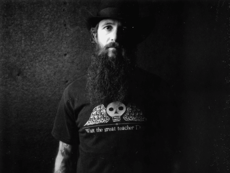 Cody Jinks' "After The Fire" Debuts at No. 1 | Nashville.com