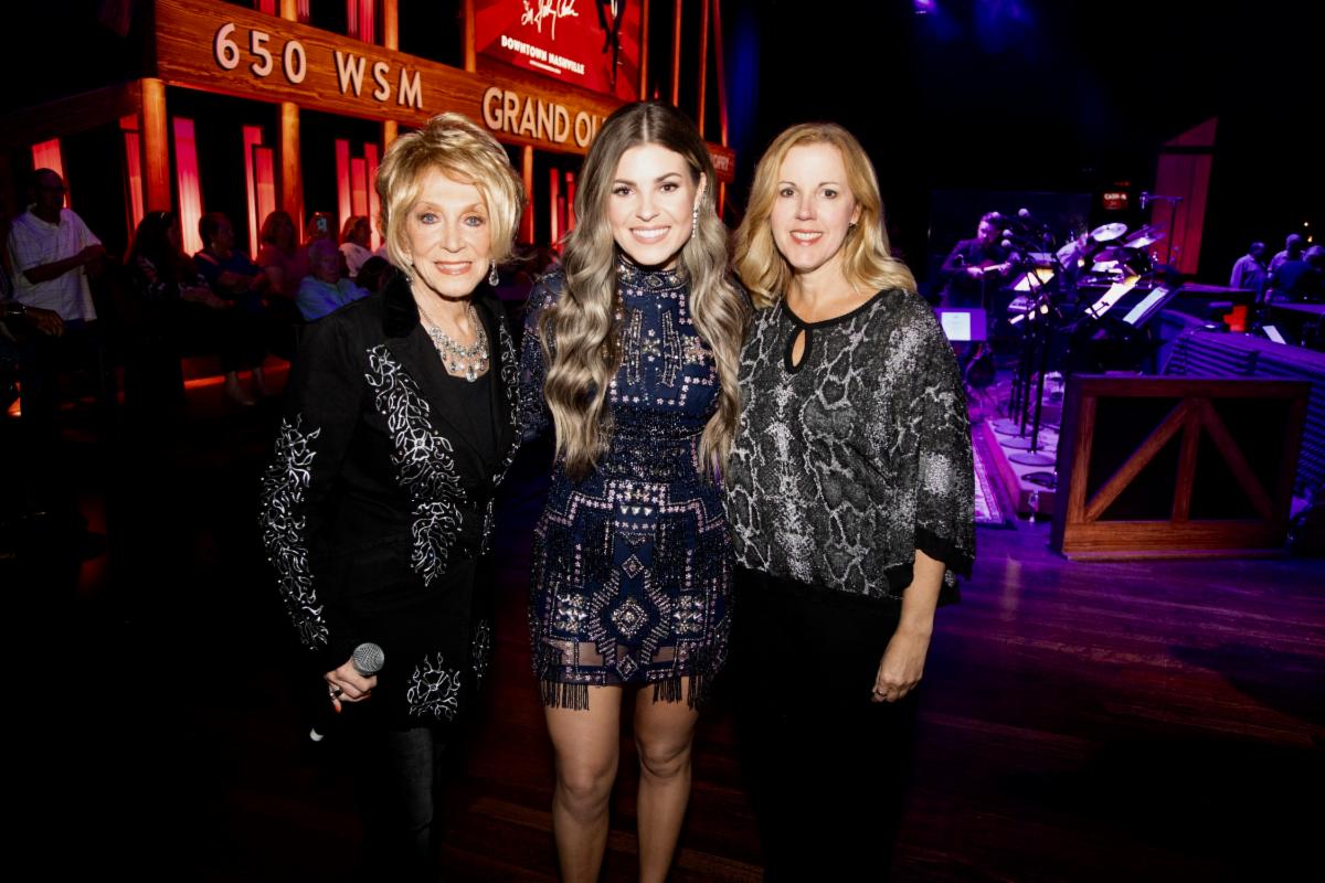 Tenille Arts Makes Her Grand Ole Opry Debut | Nashville.com