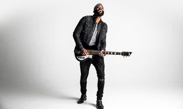 WATCH: Curt Chambers New Single "Roll With It" | Nashville.com