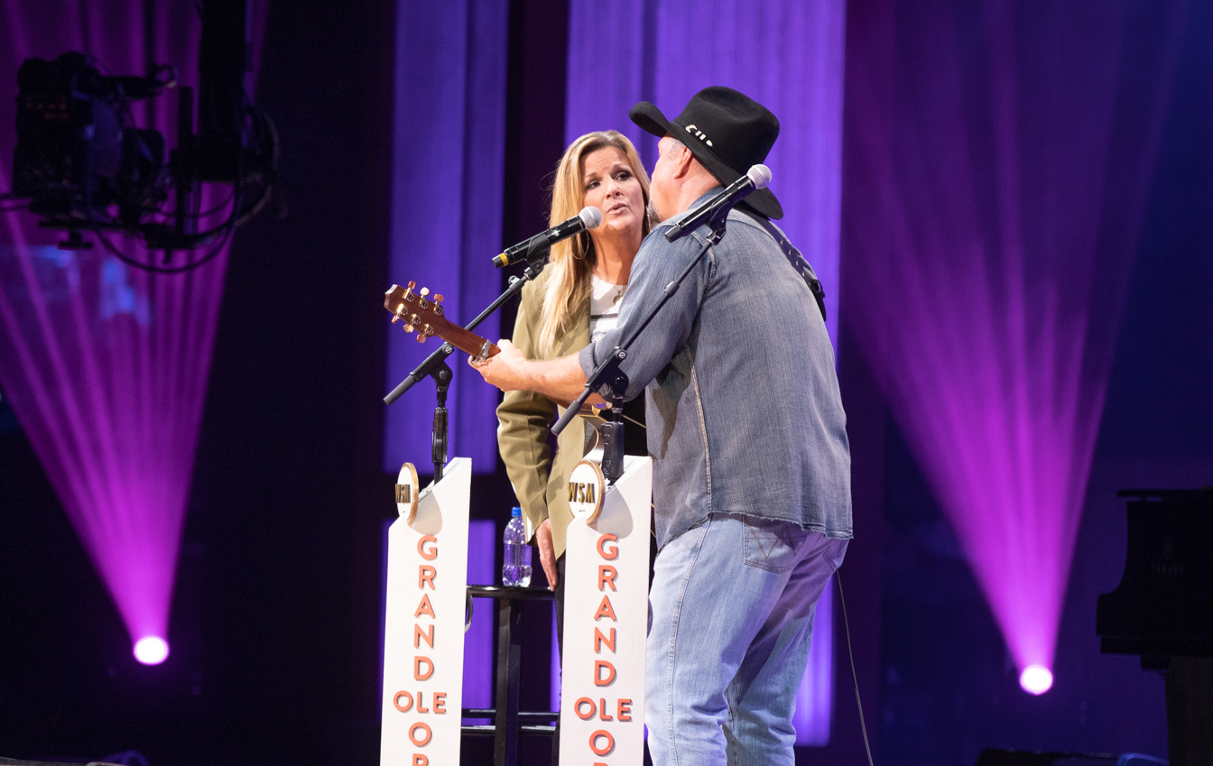 Garth and Trisha Make Rare Opry Appearance Together | Nashville.com