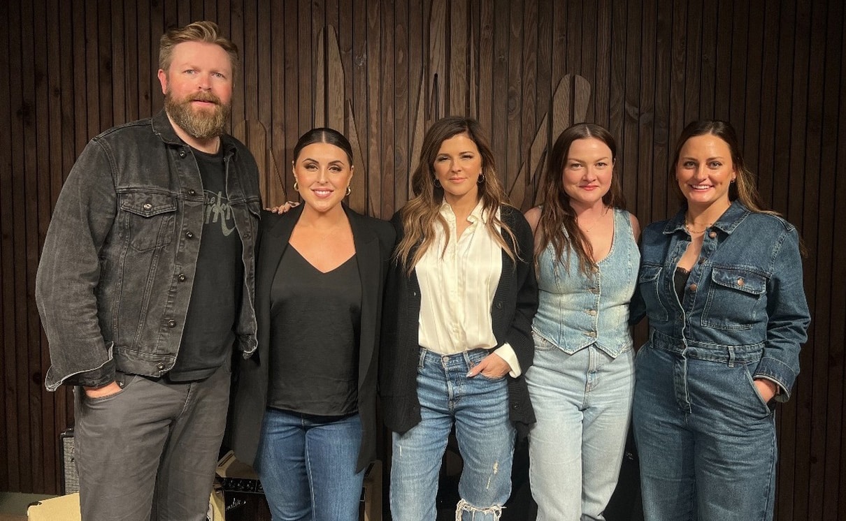 Ashley Ray Celebrates Release Of "Animal" | Nashville.com