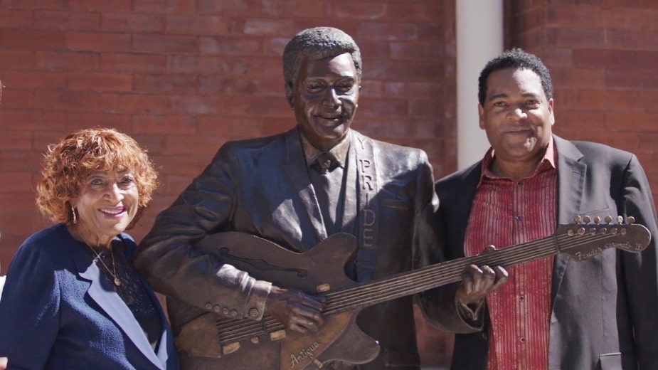 Ryman Auditorium Unveils Charley Pride Statue | Nashville.com