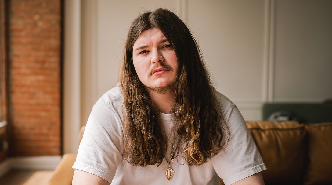 LISTEN: Kolby Cooper's “Breaking News” | Nashville.com