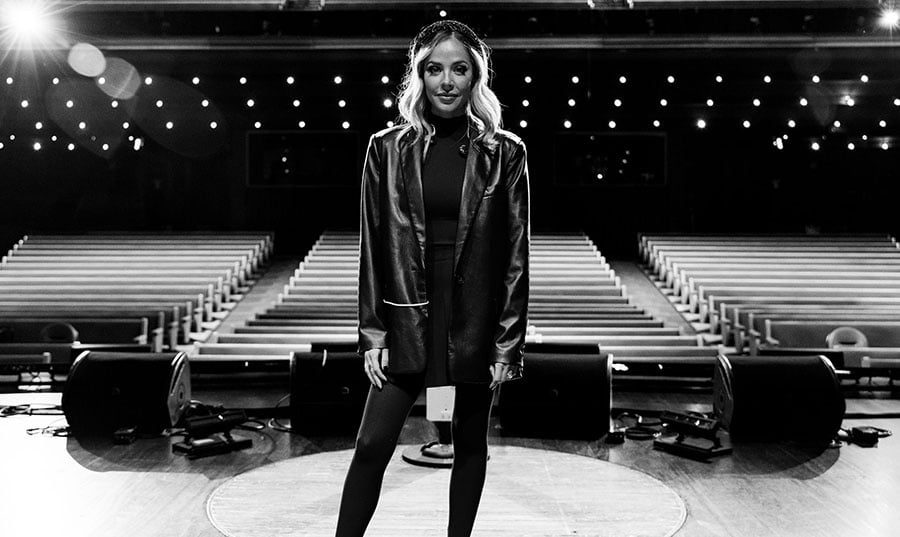 MacKenzie Porter Makes Her Grand Ole Opry Debut | Nashville.com