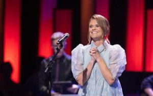 Nicolle Galyon Makes Her Opry Debut As An Artist | Nashville.com