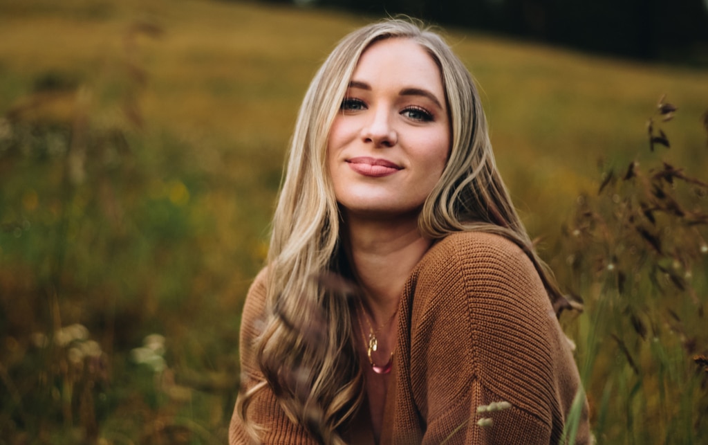 Olivia Lane Signs With BEC Recordings | Nashville.com