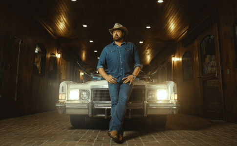 Randy Houser, Riley Green, Team Up For “Rub A Little Dirt On It ...