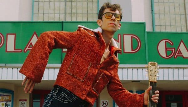 Sam Kogon Premieres "Barbed Wire" Video On Nashville.com | Nashville.com