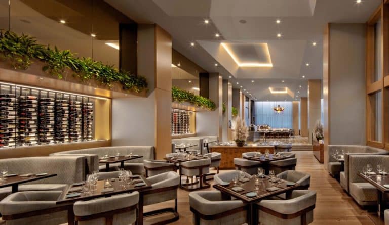 Yolan | Nashville.com