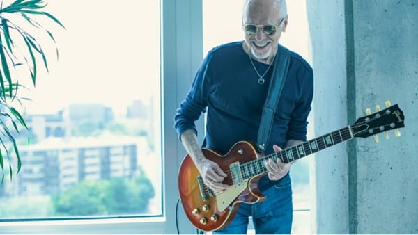 Peter Frampton Tells All | Nashville.com